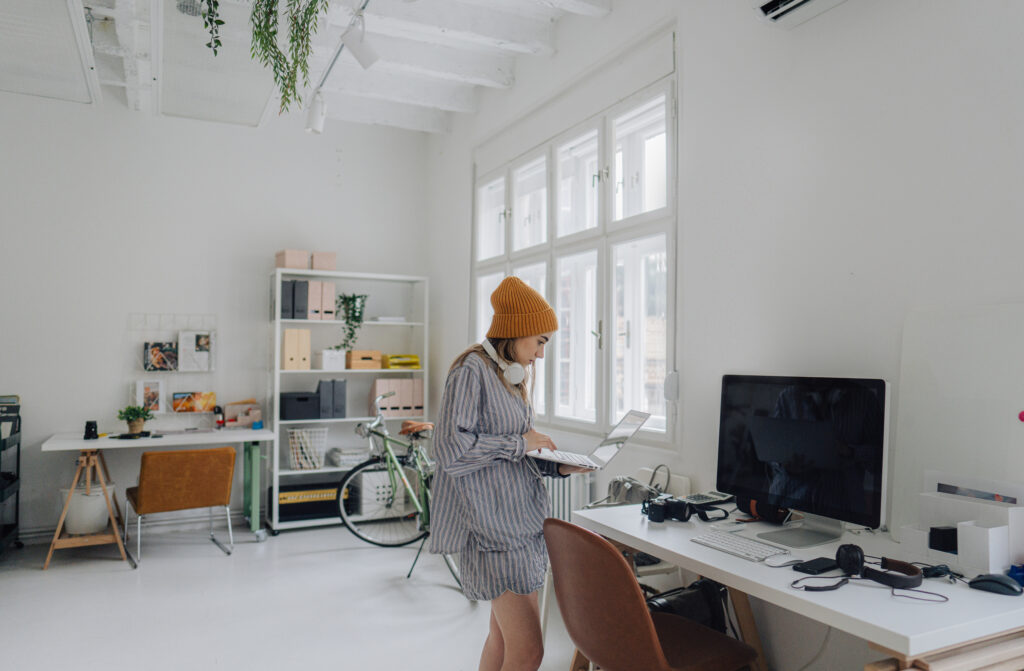 How to Handle Inappropriate Attire in the Workplace - PrideStaff